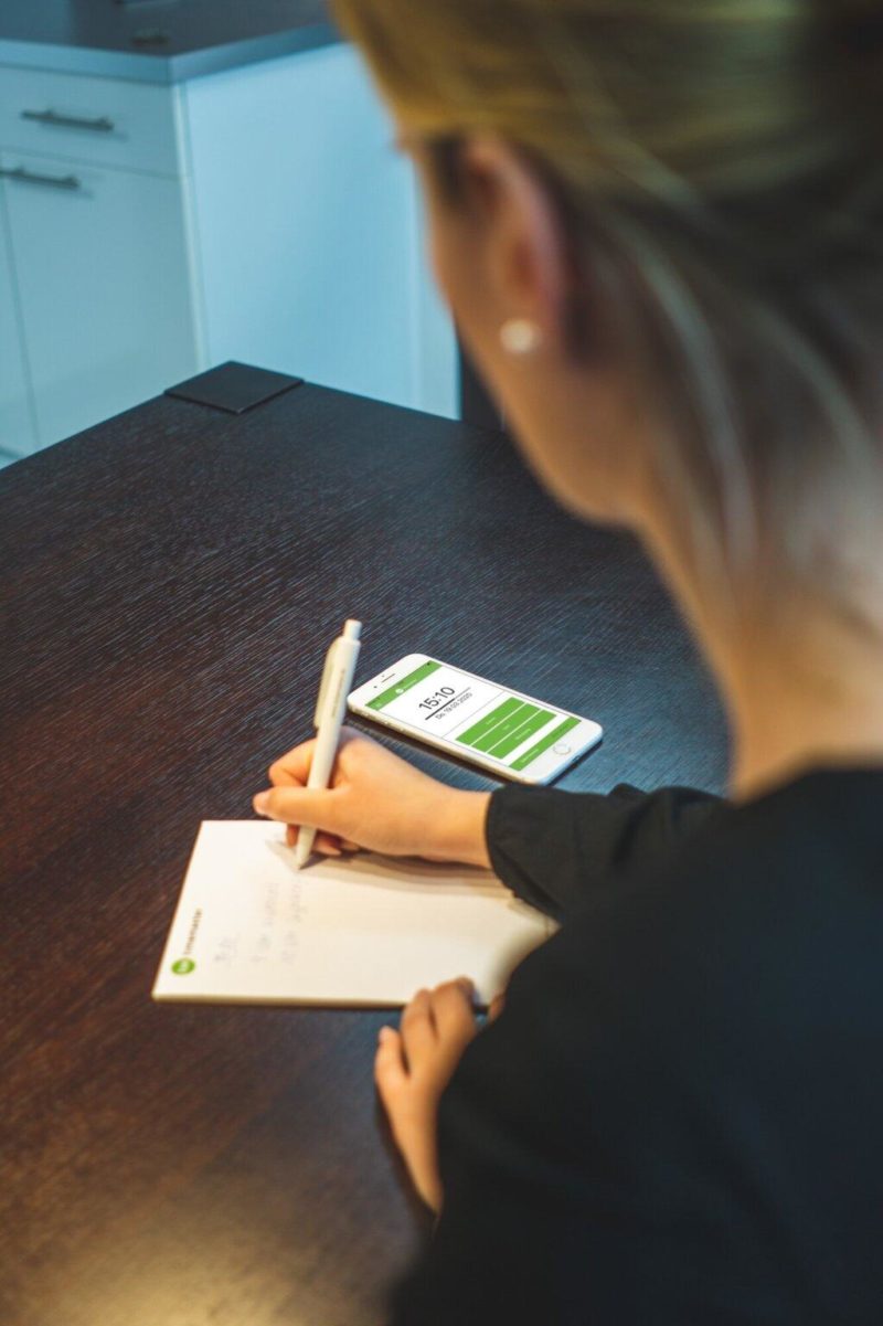 A Guide to Using an Attendance Log - TimeTrak