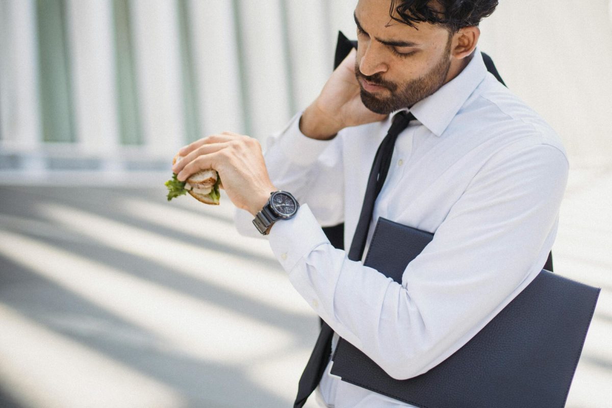 5 Features You Need in an Easy Time Clock for Employees - TimeTrak